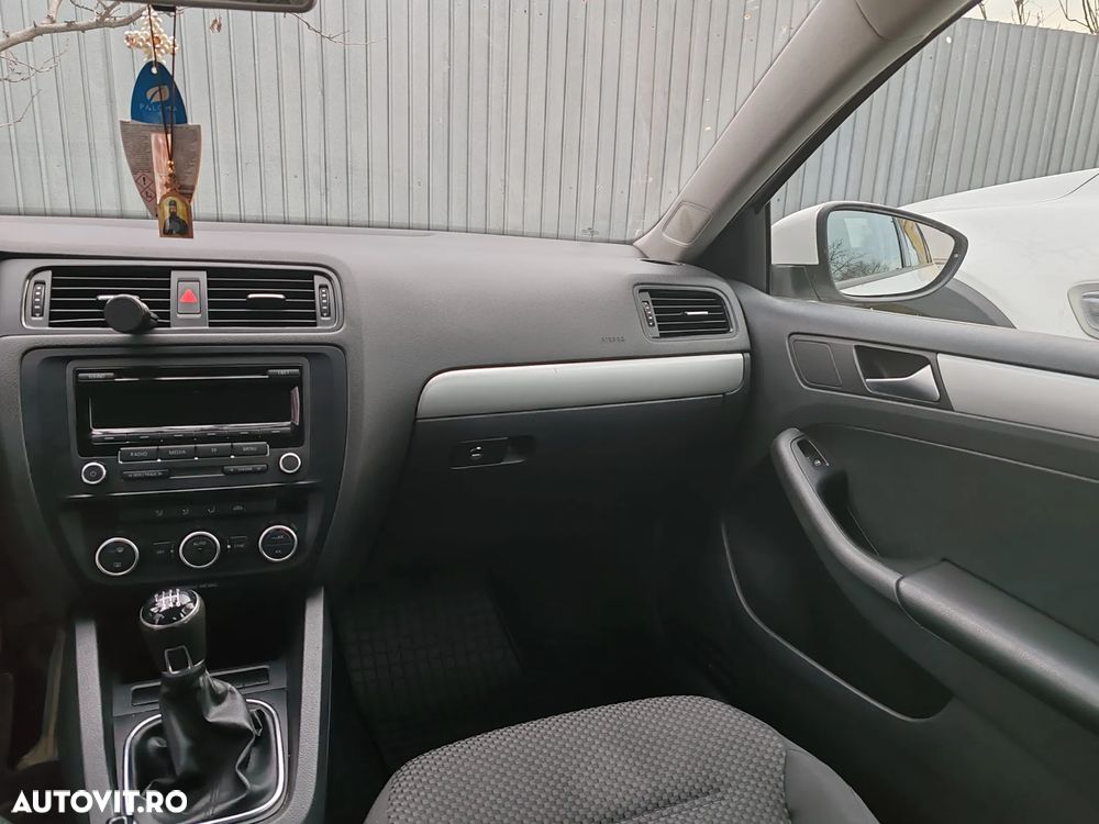 Utilizat Volkswagen Jetta 2013 - 4 500 EUR, 180 000 km - Autovit.ro