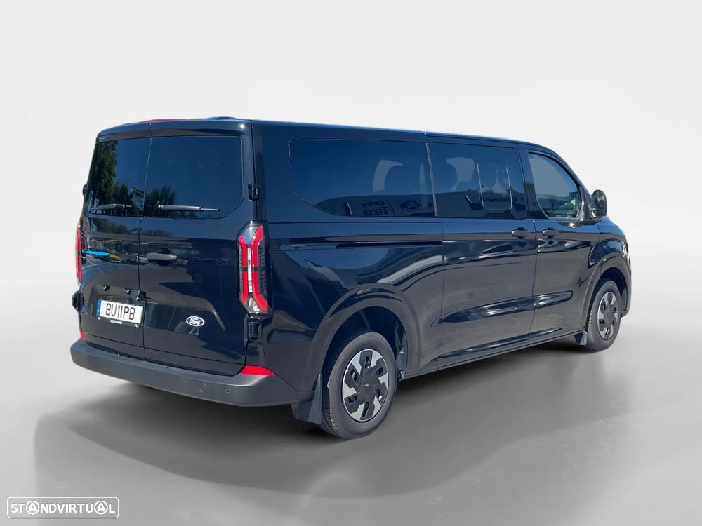 Usado Ford E-Transit Custom Combi 9 Lug 2025 - 42 300 EUR, 2 000 km ...