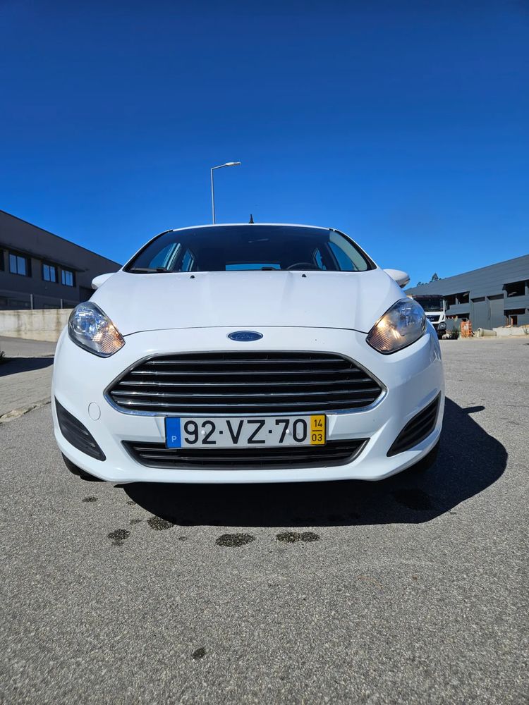 Usado Ford Fiesta 2014 - 7 850 EUR, 194 173 km - Standvirtual.com