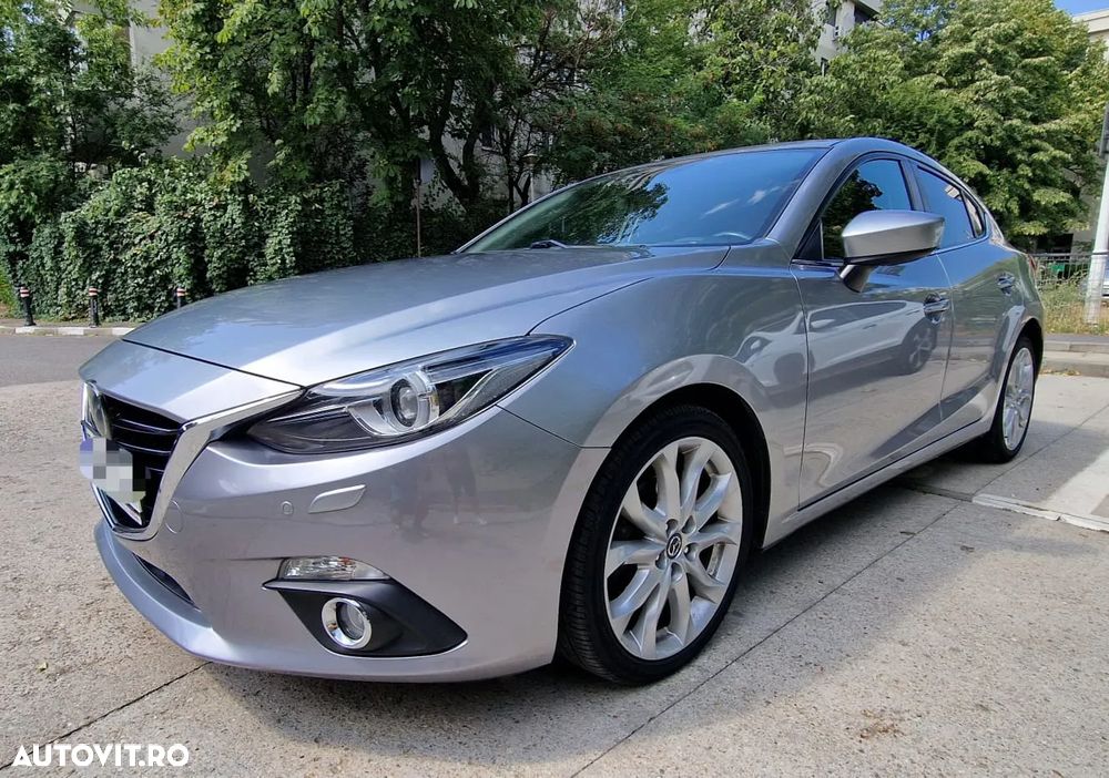 Second hand Mazda 3 - 10 900 EUR166 000 km - Autovit