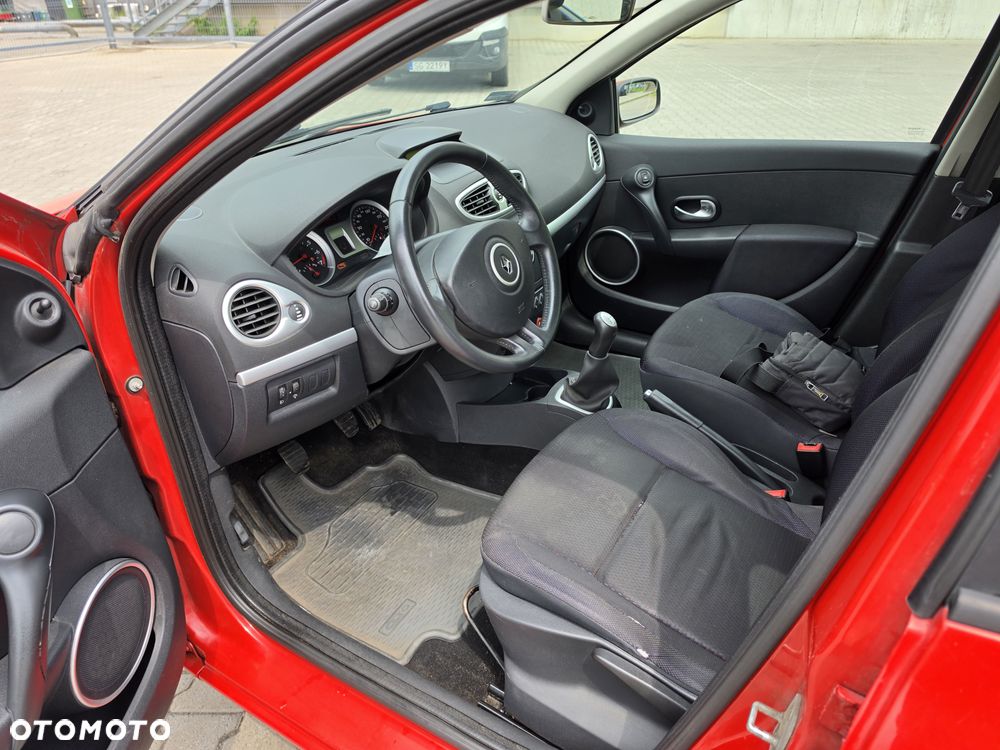 Używany Renault Clio 2005 - 7 200 PLN, 132 949 km - Otomoto.pl
