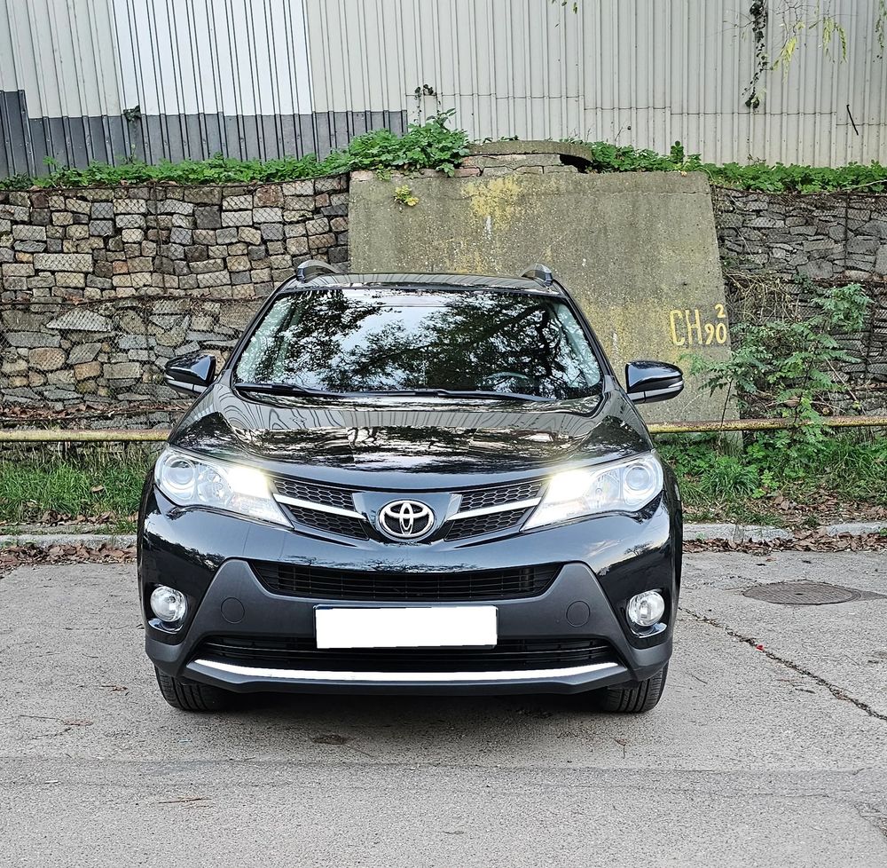 Utilizat Toyota RAV4 2014 - 13 250 EUR, 207 000 km - Autovit.ro
