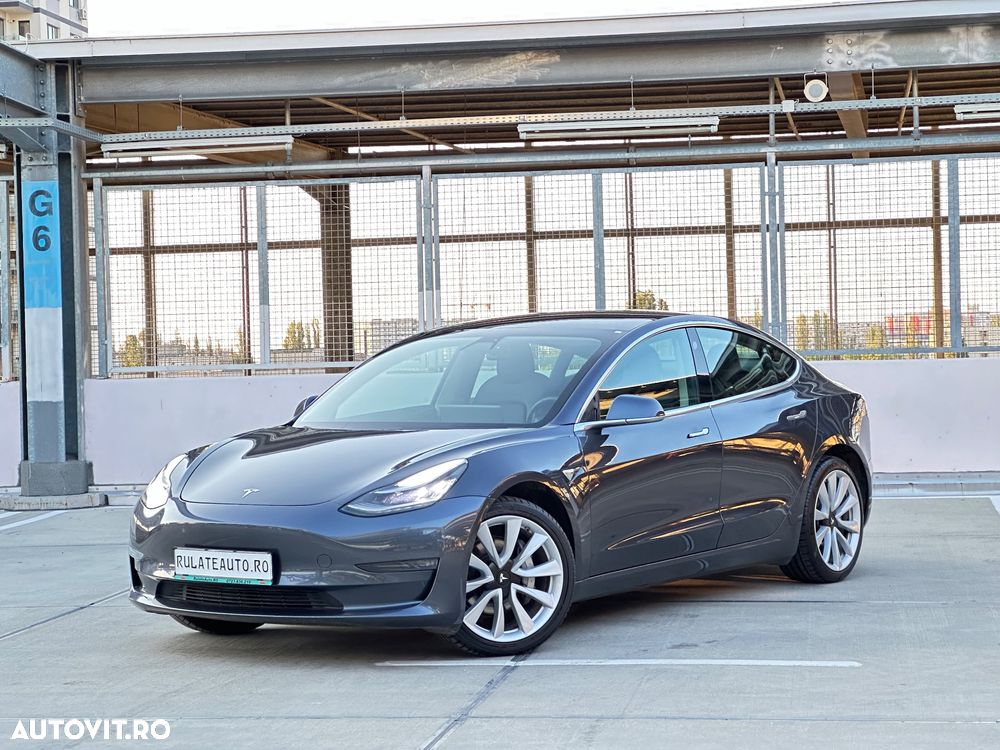 Second hand Tesla Model 3 - 24 999,52 EUR157 000 km - Autovit