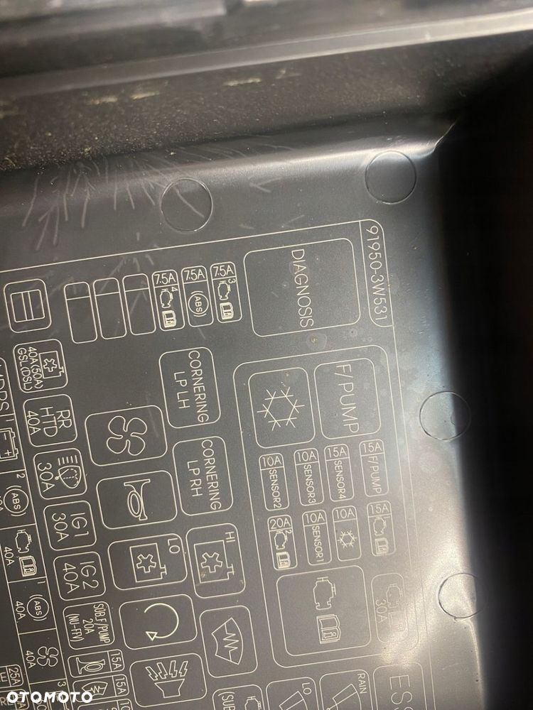 Używany Skrzynki bezpieczników - 550 PLN - Otomoto.pl