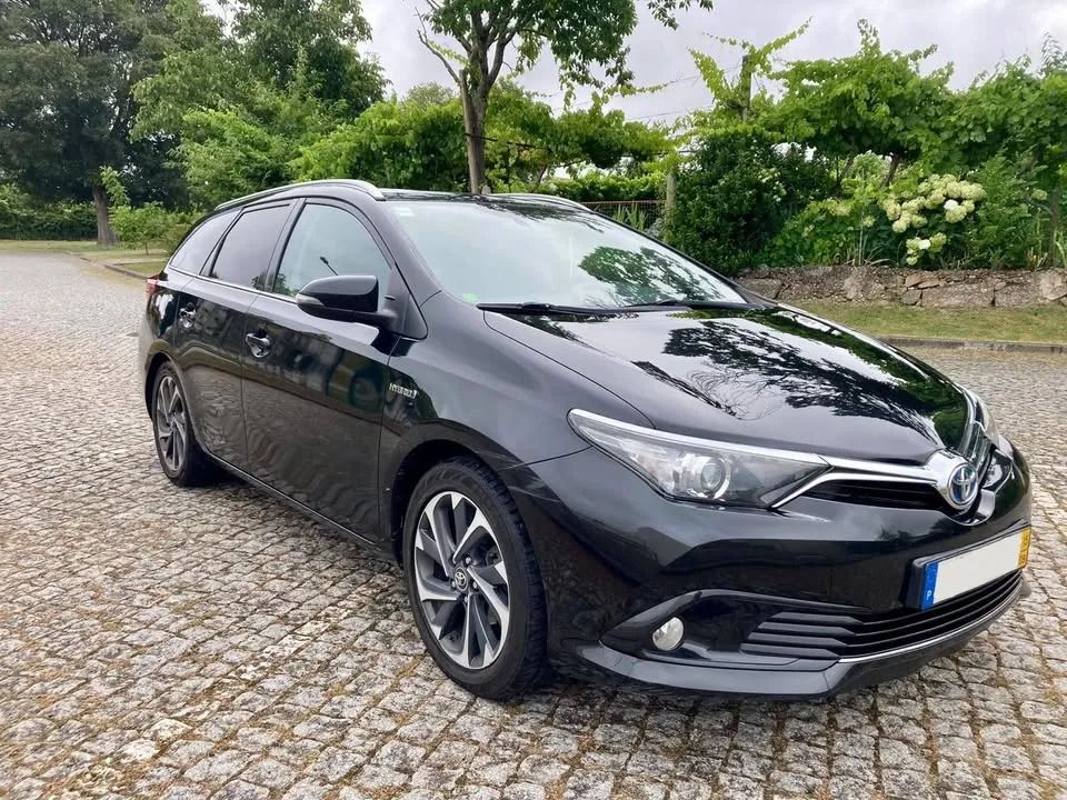 Usado Toyota Auris Touring Sports 2015 - 12 500 EUR, 220 000 km - Standvirtual.com