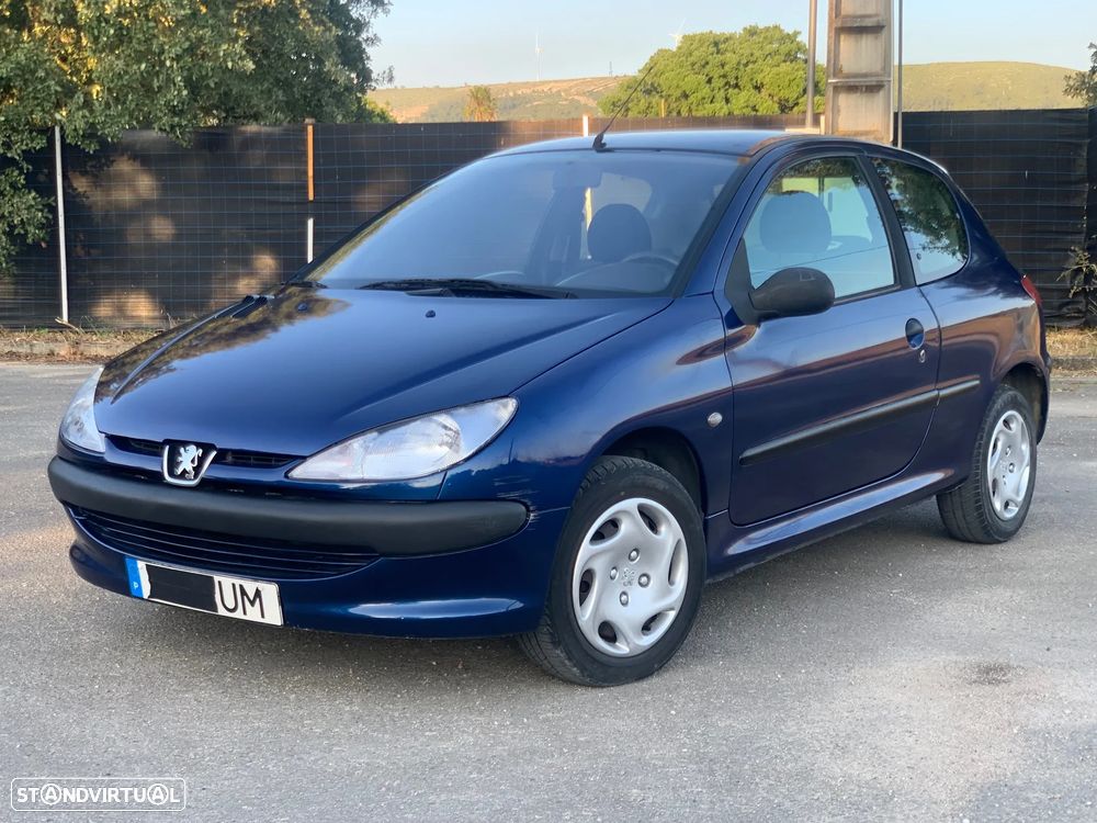 Usado Peugeot 206 2003 - 1 750 EUR, 335 950 km - Standvirtual.com