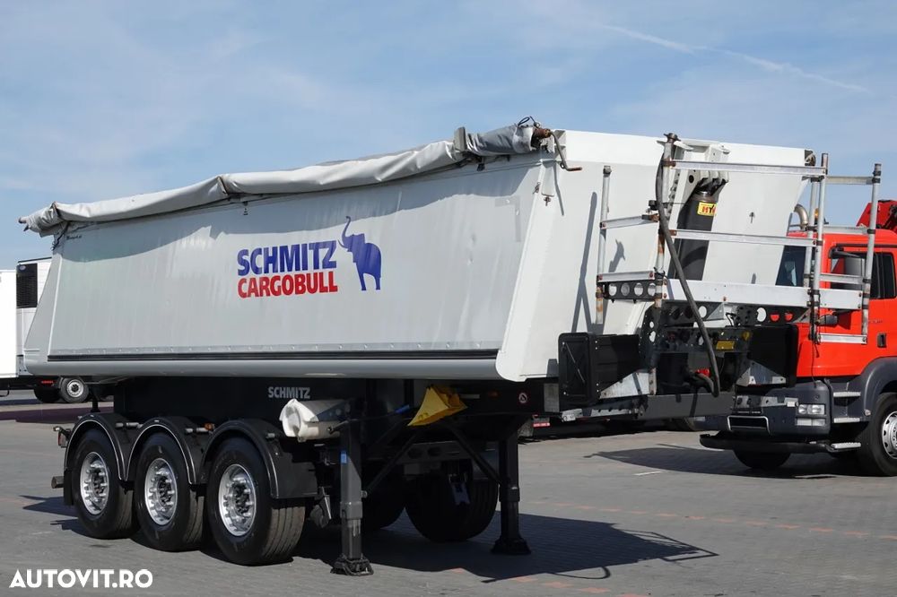 Utilizat Schmitz Cargobull BASCULANTE SCHMITZ 25 mc / GREUTATE: 5500 KG / clapeta spate / AXIE ...