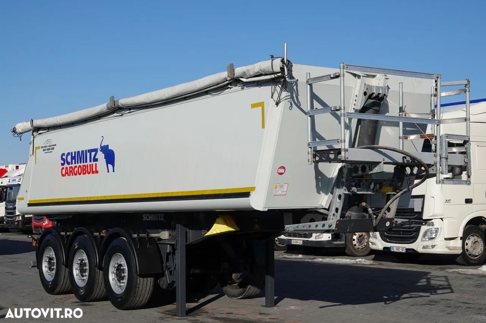 Utilizat Schmitz Cargobull CAMION BASCULANTE / 25 mc / 2020 / GREUTATE: 5500 KG / AXIE ELEVABILĂ ...