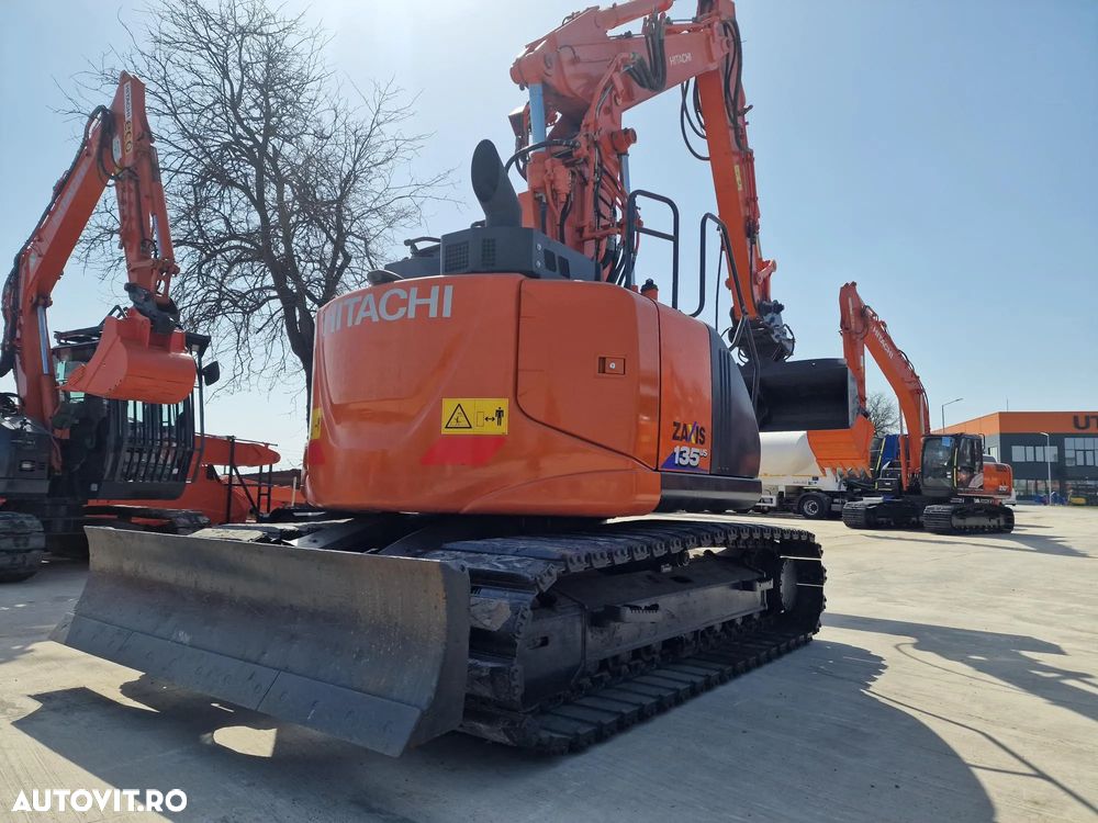 Utilizat Hitachi ZX135-6, 15tone, LAMA nivelare, 3 brate, 2018, 5.480h ...