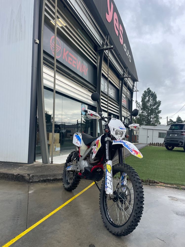 Usado AJP PR4 2017 - 2 400 EUR - Standvirtual.com