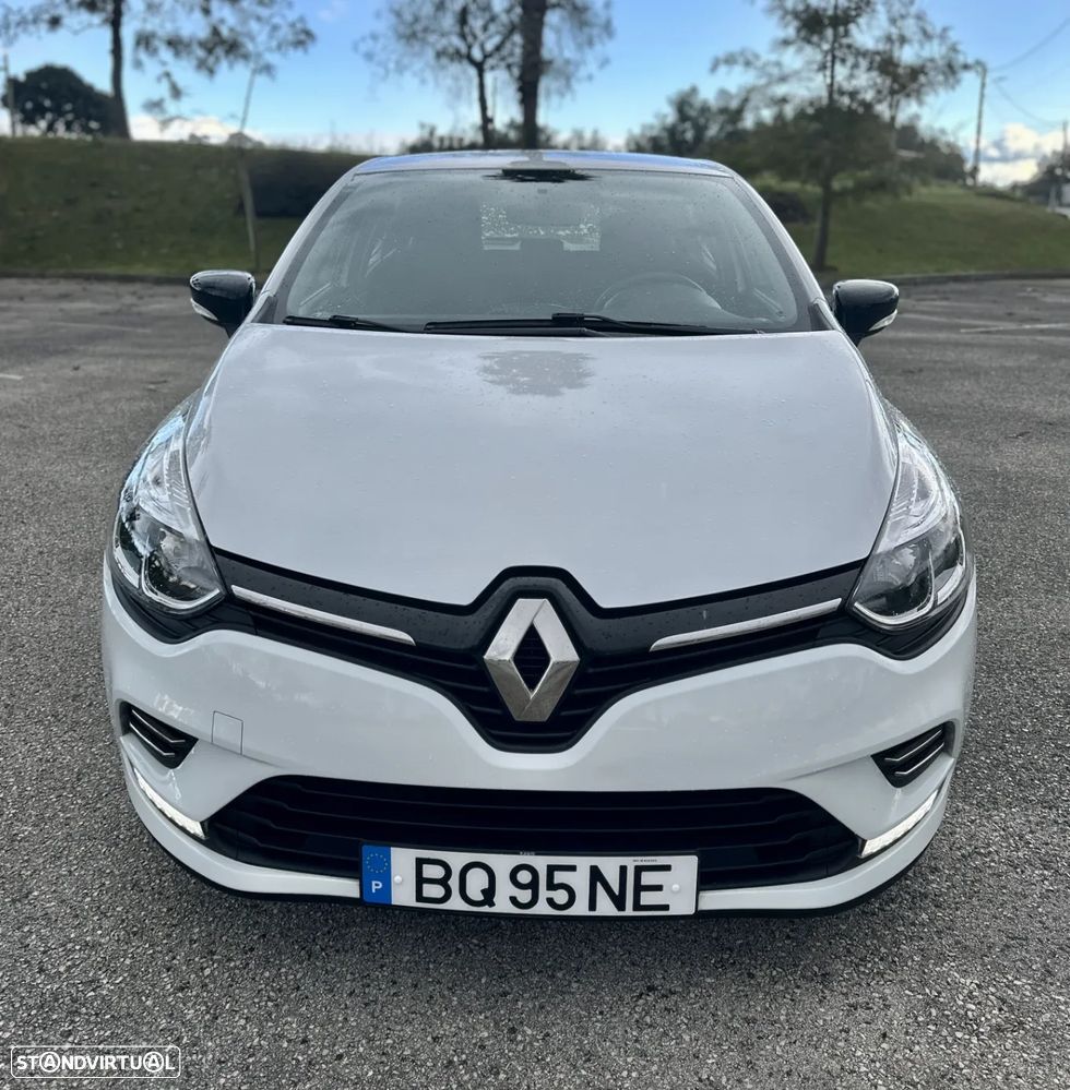 Usado Renault Clio 2019 - 13 250 EUR, 57 000 km - Standvirtual.com