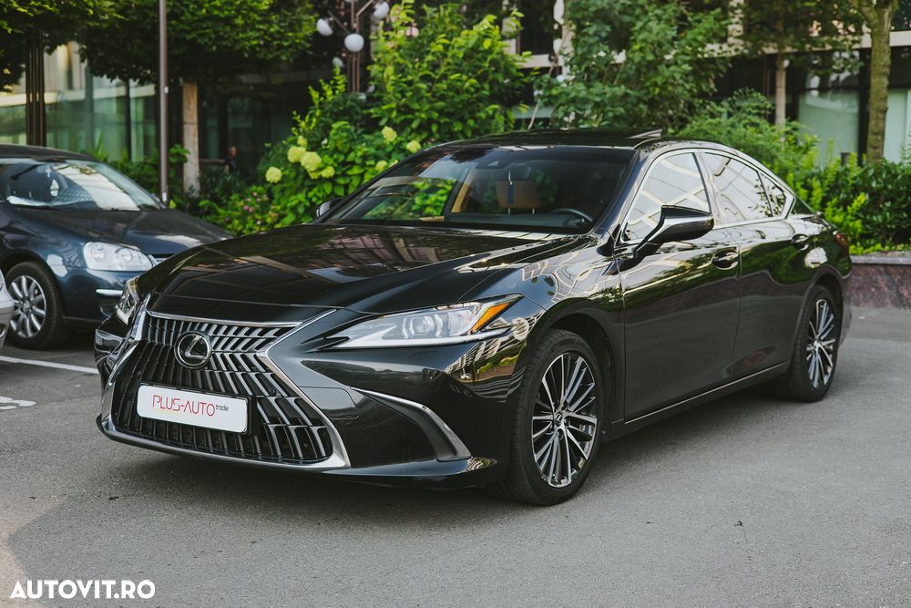 Utilizat Lexus Seria ES 2023 - 36 000 EUR, 102 000 km - Autovit.ro