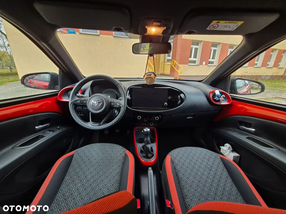 Używany Toyota Aygo X 2024 - 63 900 PLN, 6 048 km - Otomoto.pl