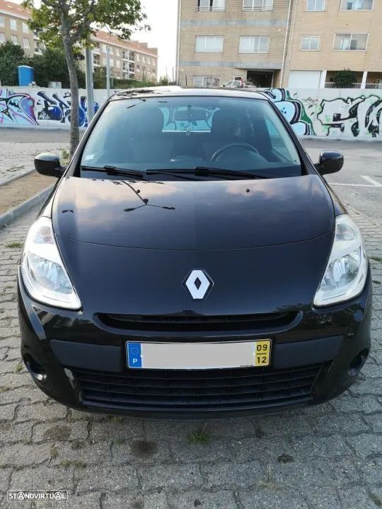 Usado Renault Clio 2009 - 2 850 EUR, 165 000 km - Standvirtual.com