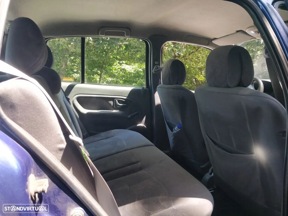 Usado Renault Clio 2000 - 500 EUR, 211 000 km - Standvirtual.com