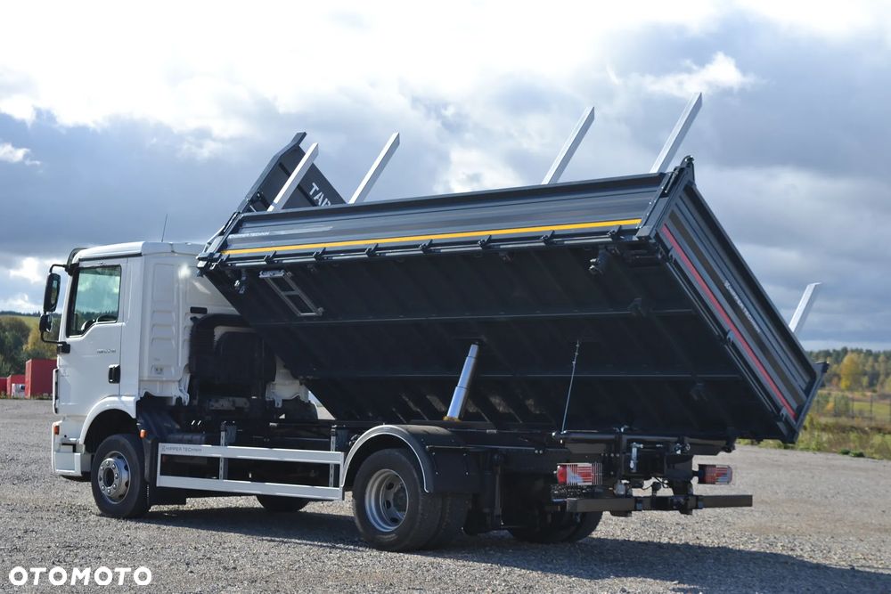 Używany Volvo FL FM FMX Nowy 3-stronny WYWROT Kiper WYWROTKA HDS ...