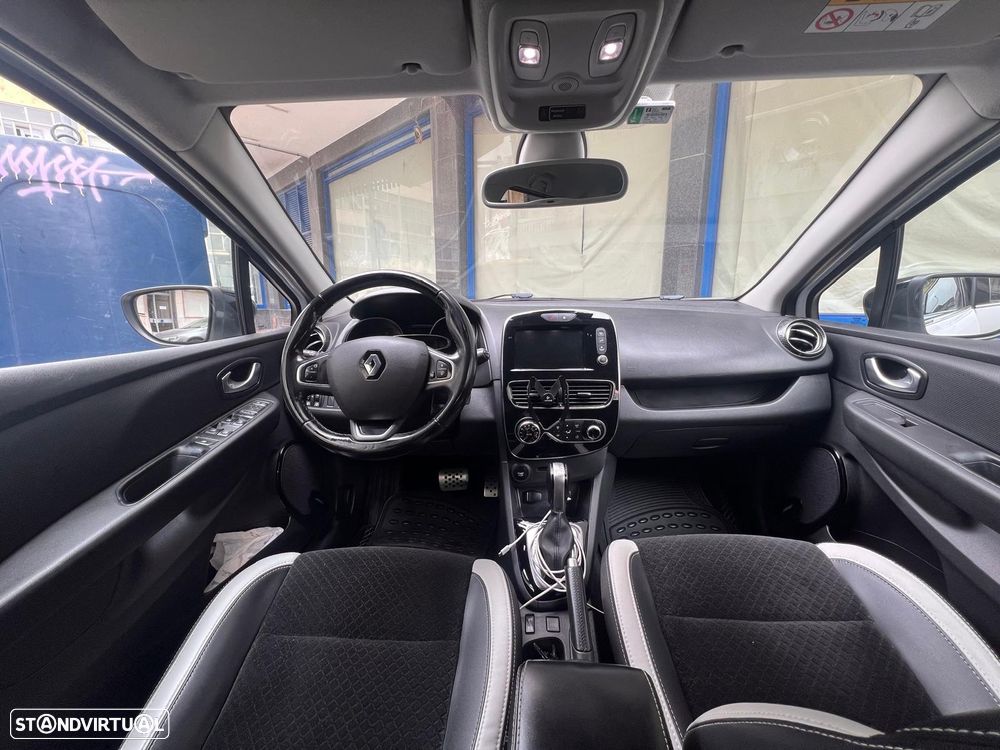 Usado Renault Clio Sport Tourer 2018 - 11 000 EUR, 199 284 km - Standvirtual.com