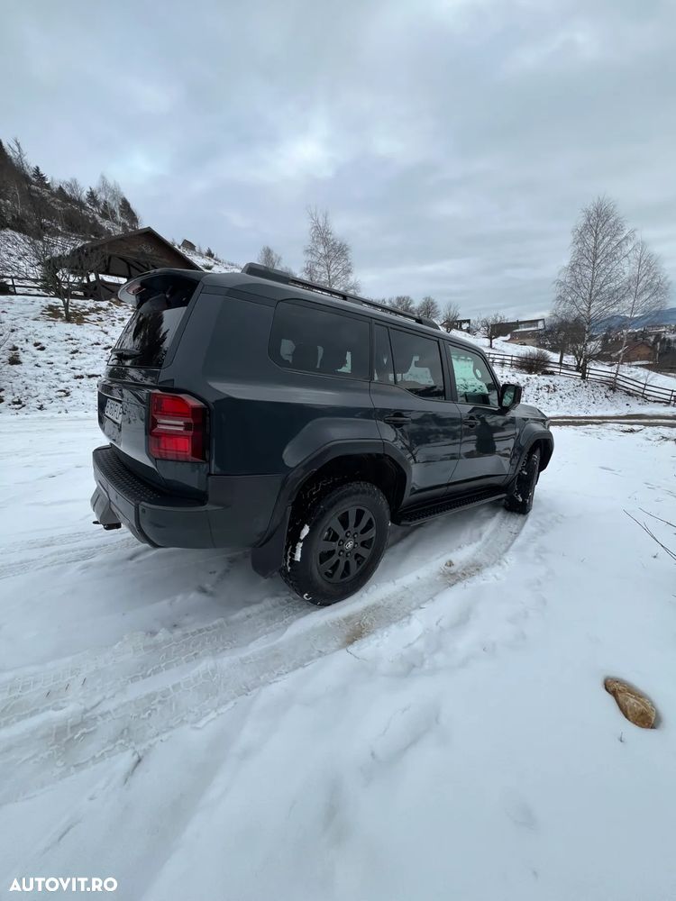 Utilizat Toyota Land Cruiser 2025 - 66 000 EUR, 6 700 km - Autovit.ro