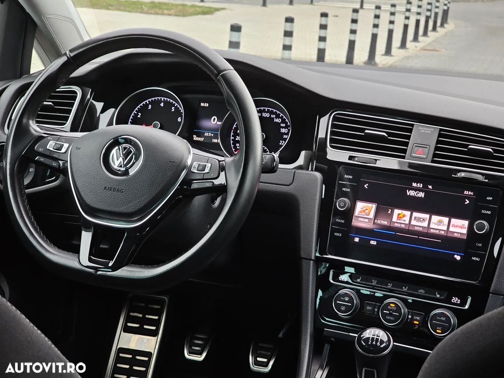 Utilizat Volkswagen Golf 2017 - 14 497 EUR, 105 937 km - Autovit.ro