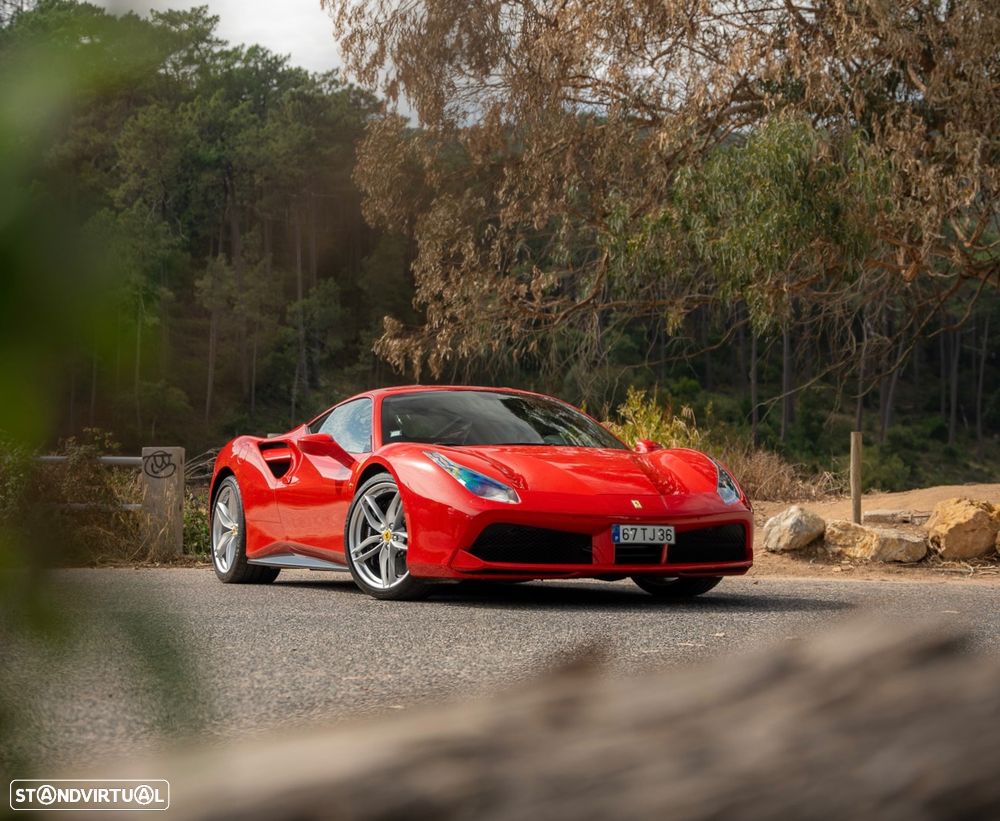 Usado Ferrari 488 2015 - 240 000 EUR, 9 700 km - Standvirtual.com