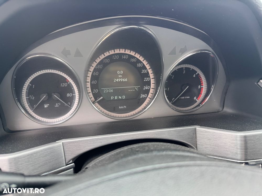 Utilizat Mercedes-Benz GLK 2011 - 5 000 EUR, 250 000 km - Autovit.ro