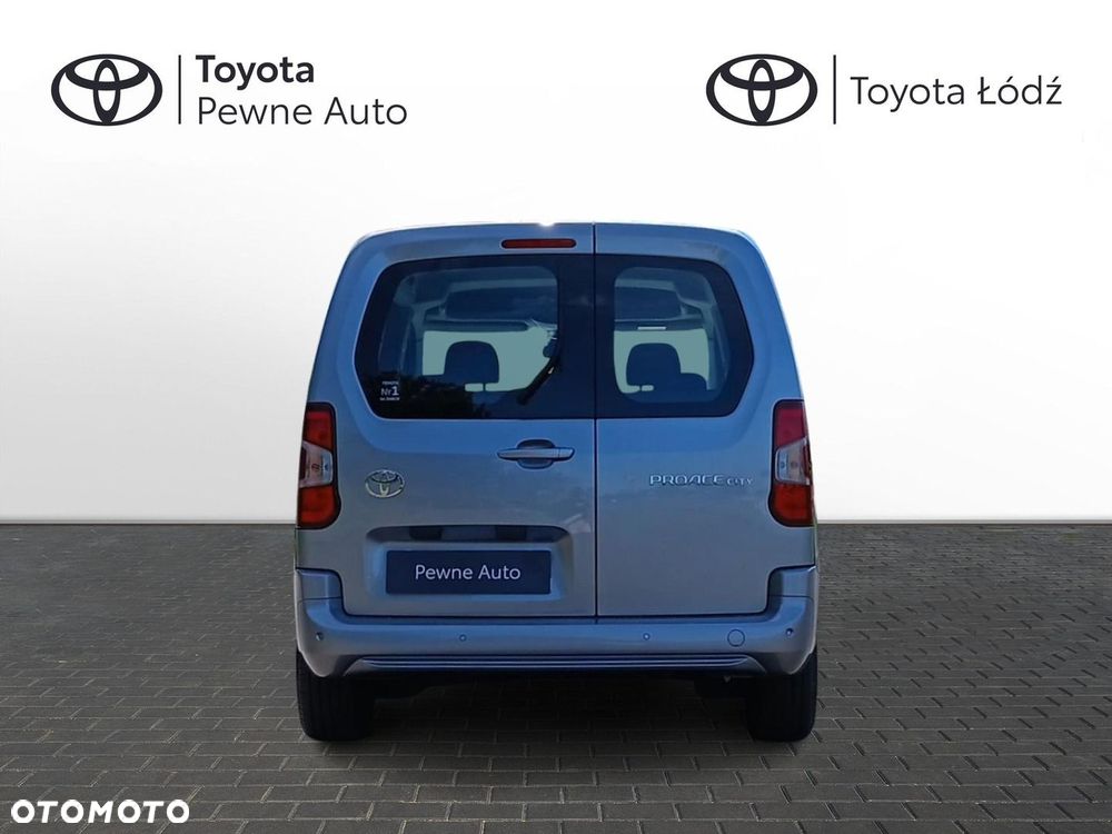 Używany Toyota Proace City Verso 2024 - 108 900 PLN, 5 883 km - Otomoto.pl