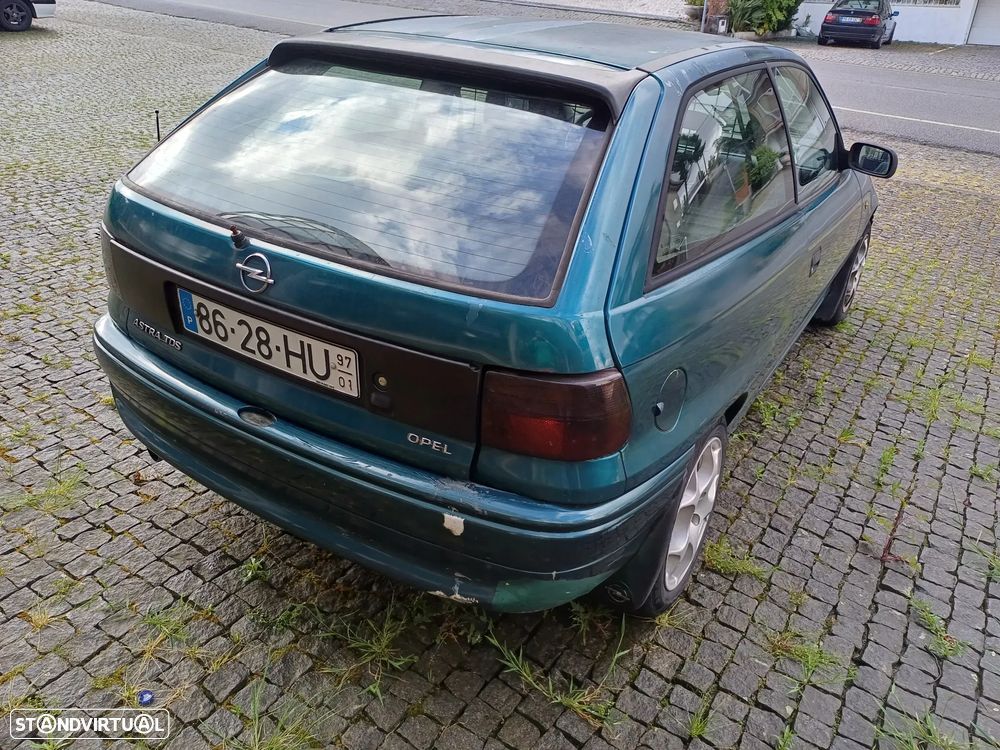 Usado Opel Astra 1996 - 850 EUR, 260 000 km - Standvirtual.com