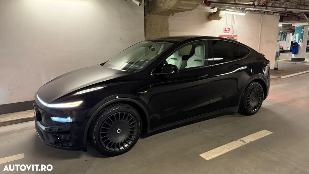 Utilizat Tesla Model Y 2025 - 58 360 EUR, 11 000 km - Autovit.ro