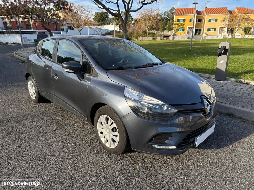 Usado Renault Clio 2018 - 11 990 EUR, 118 000 km - Standvirtual.com
