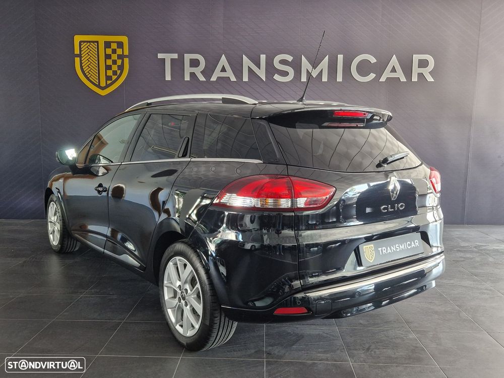 Usado Renault Clio Sport Tourer 2020 - 11 990 EUR, 28 400 km - Standvirtual.com