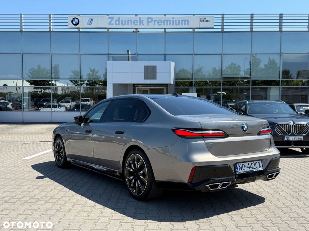 Używany BMW Seria 7 2024 - 630 000 PLN, 5 500 km - Otomoto.pl