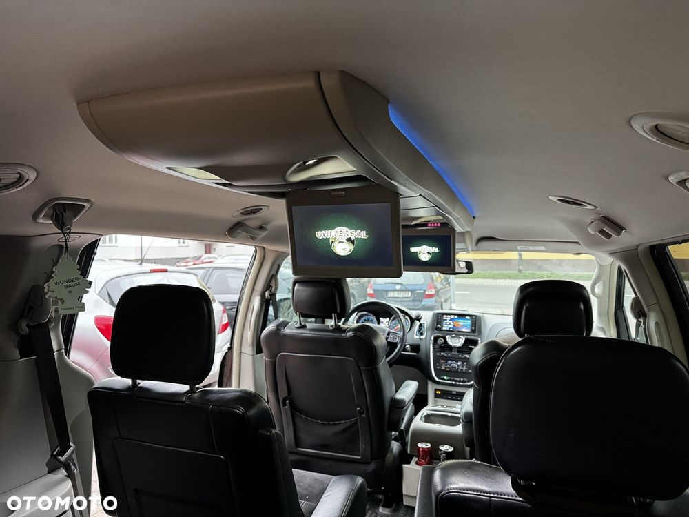 Używany Chrysler Town & Country 2016 - 66 000 PLN, 162 000 km - Otomoto.pl