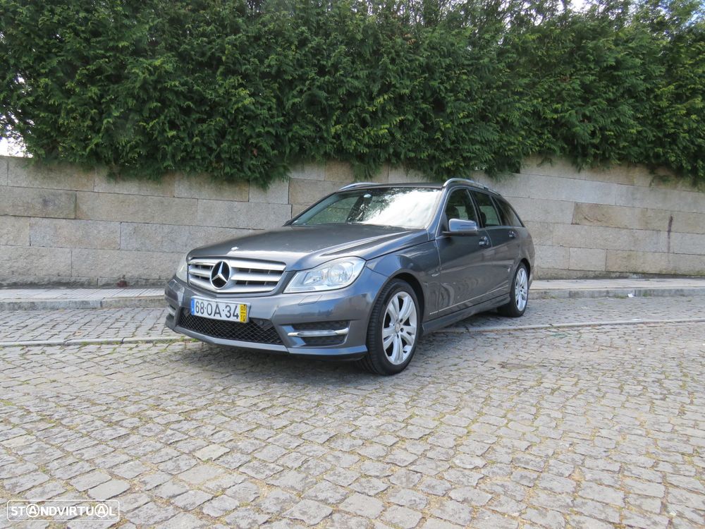 Usado Mercedes-Benz 220 2009 - 10 500 EUR, 233 719 km - Standvirtual.com