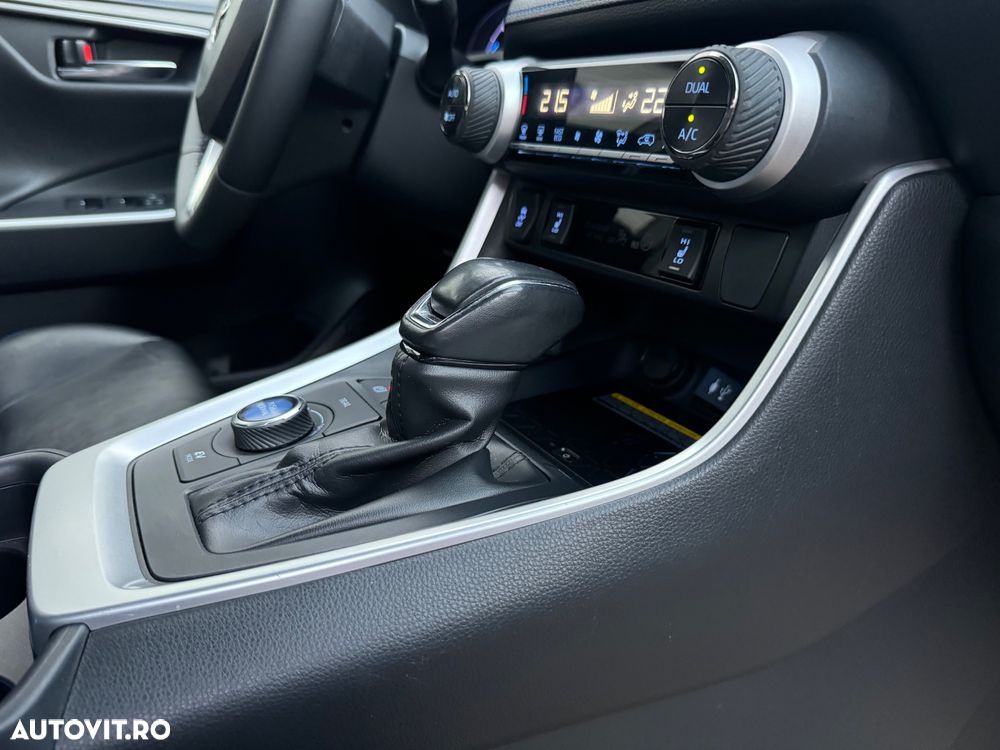 Utilizat Toyota RAV4 2019 - 27 499 EUR, 156 913 km - Autovit.ro