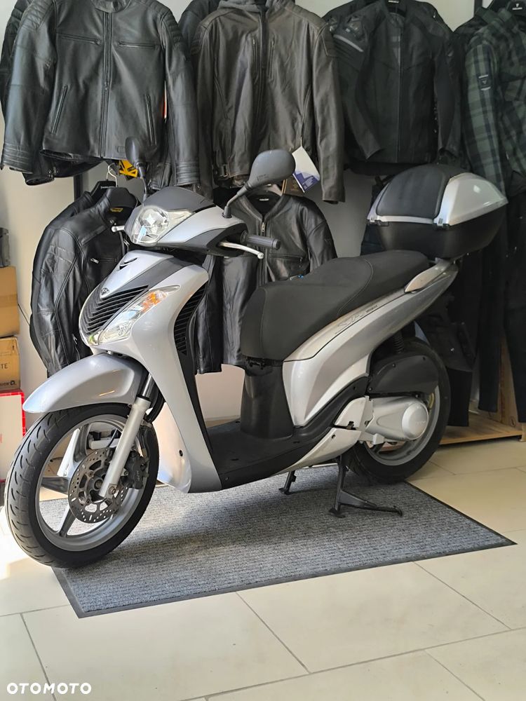 Używany Honda SH - 5 900 PLN25 660 km - Otomoto