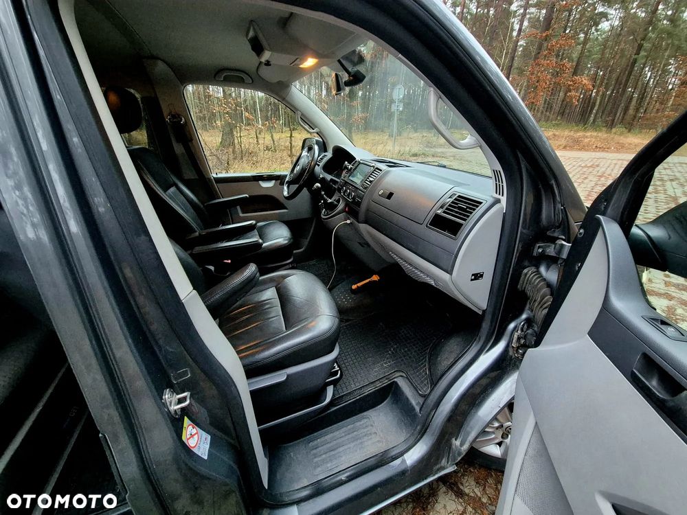 Używany Volkswagen T5 LIFT Long 2011 - 46 740 PLN, 425 000 km - Otomoto.pl