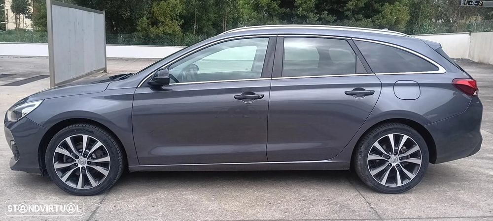 Usado Hyundai i30 SW 2020 - 12 000 EUR, 180 000 km - Standvirtual.com