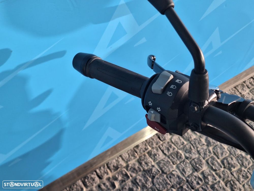 Usado BMW G 310 R 2021 - 3 990 EUR - Standvirtual.com