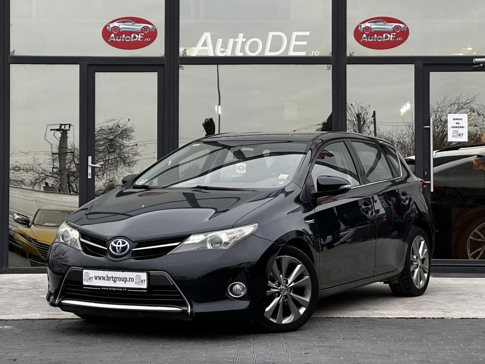 Utilizat Toyota Auris 2014 - 9 990 EUR, 199 215 km - Autovit.ro