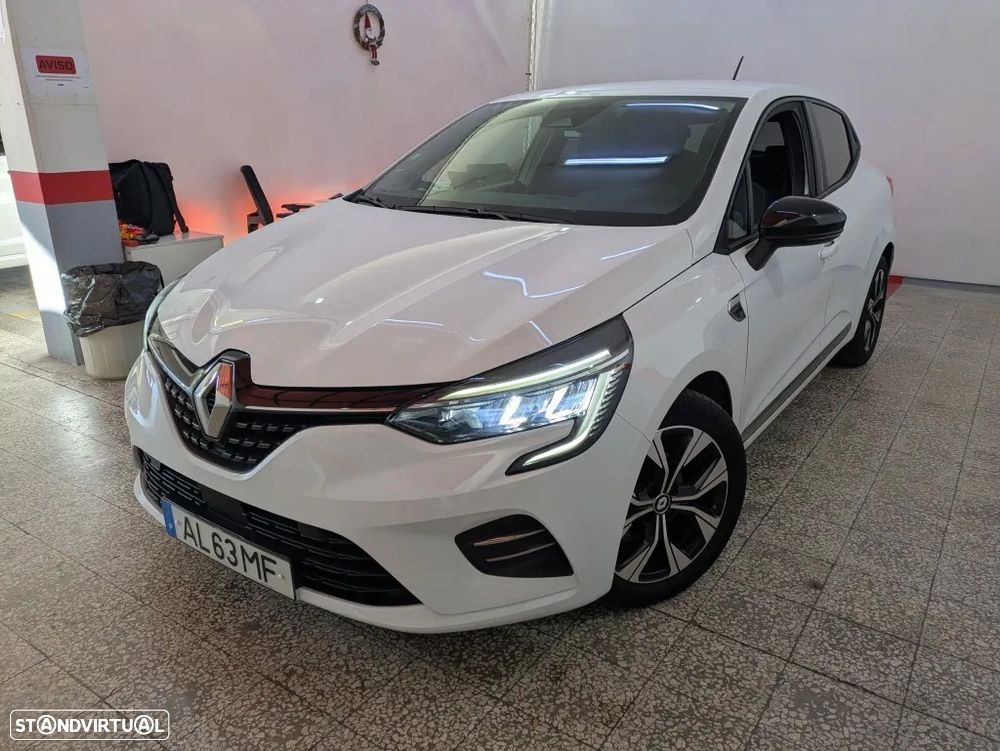 Usado Renault Clio 2021 - 15 200 EUR, 63 073 km - Standvirtual.com