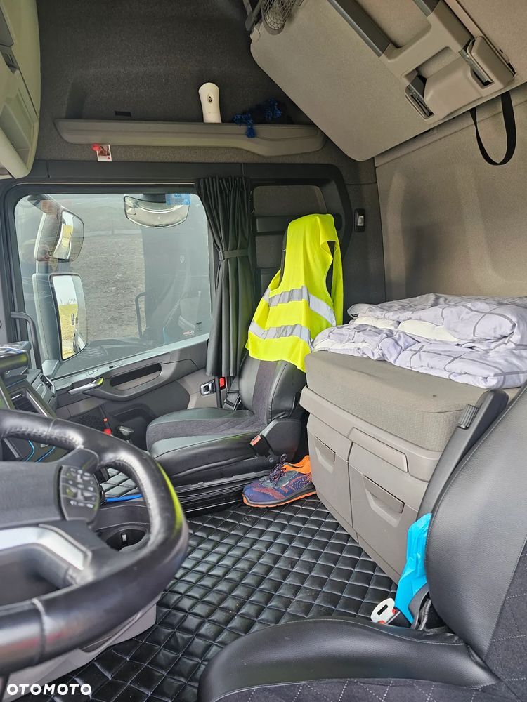 Używany Scania R450 A4X2 Pierwszy właściciel 2021 - 264 000 PLN, 359 ...