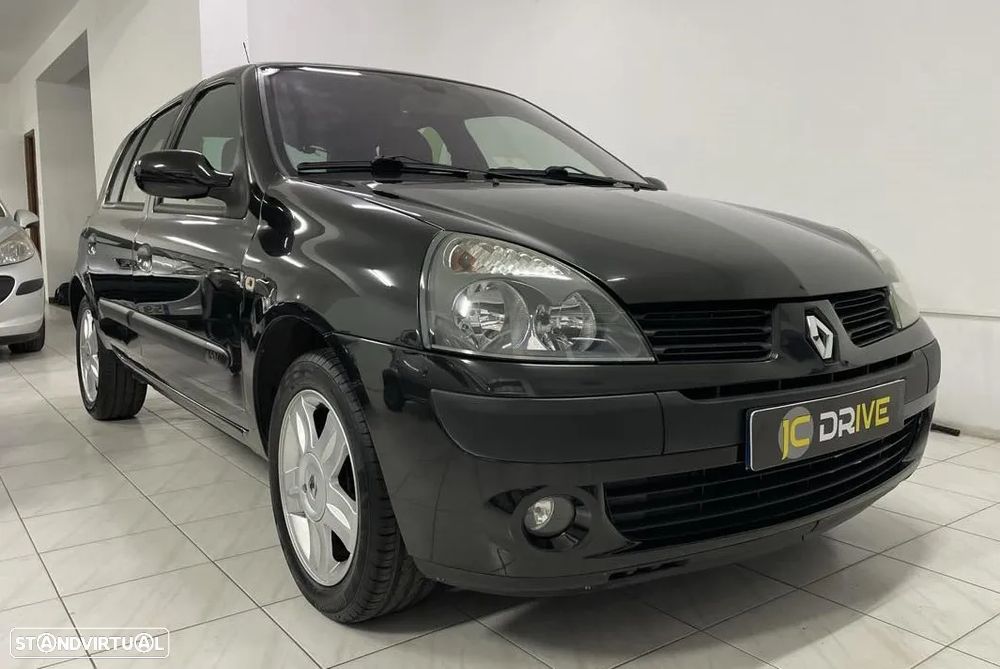 Usados Renault Clio - 3 950 EUR170 000 km, 2004 - Standvirtual