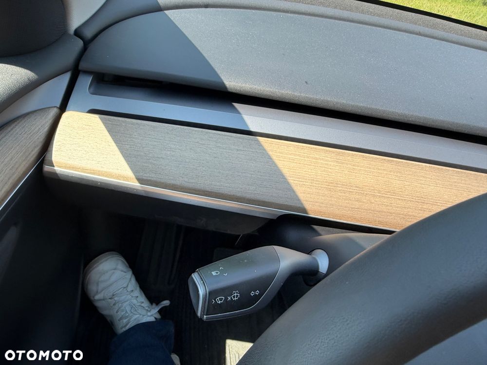 Używany Tesla Model Y 2021 - 120 000 PLN, 99 147 km - Otomoto.pl