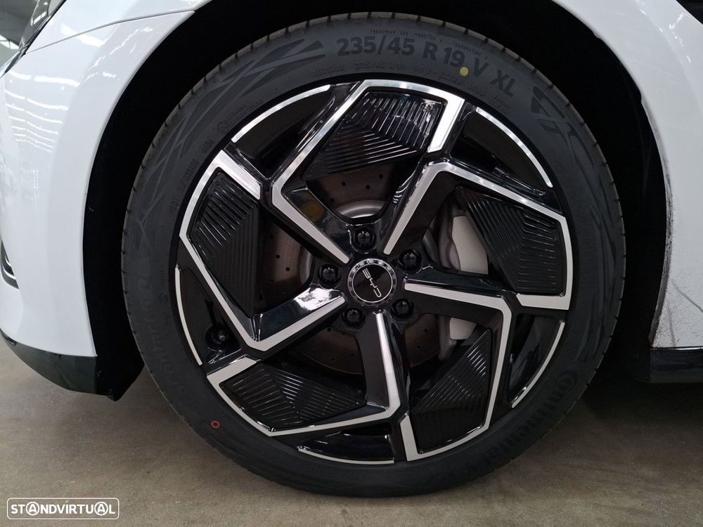 Usado BYD Seal 2025 - 43 990 EUR, 9 500 km - Standvirtual.com