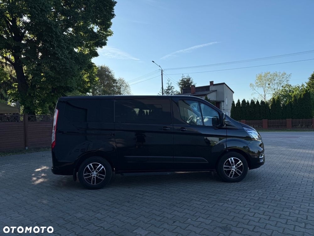 Używany Ford Tourneo Custom 2019 - 93 000 PLN, 109 815 km - Otomoto.pl