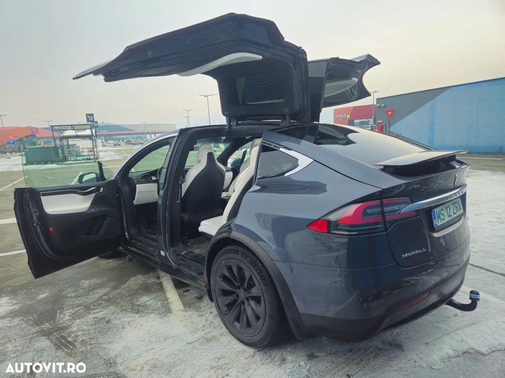 Utilizat Tesla Model X 2017 - 30 700 EUR, 196 000 km - Autovit.ro