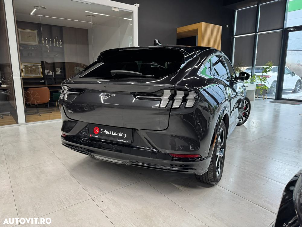 Utilizat Ford Mustang Mach-E 2022 - 33 186,67 EUR, 54 168 km - Autovit.ro