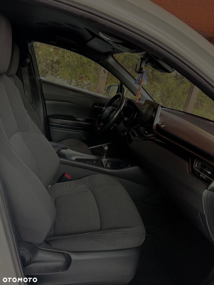 Używany Toyota C-HR 2017 - 63 900 PLN, 102 582 km - Otomoto.pl