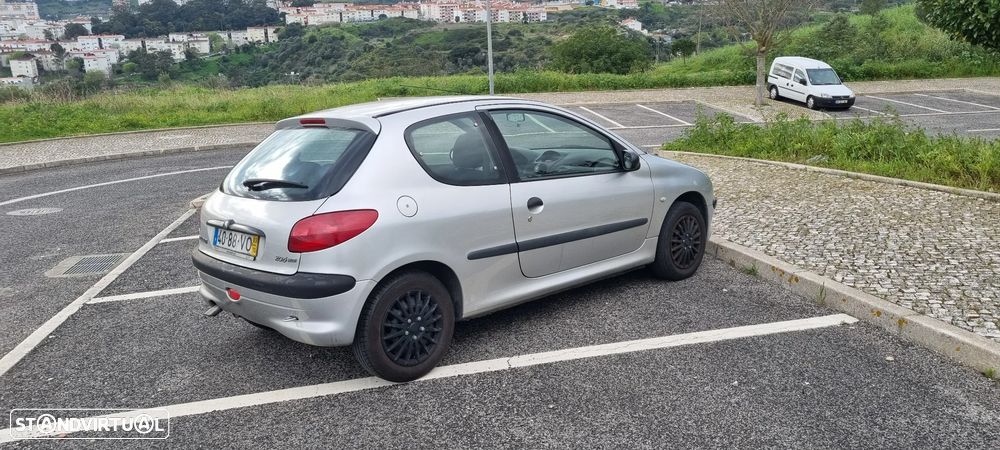 Usado Peugeot 206 2003 - 2 990 EUR, 370 565 km - Standvirtual.com