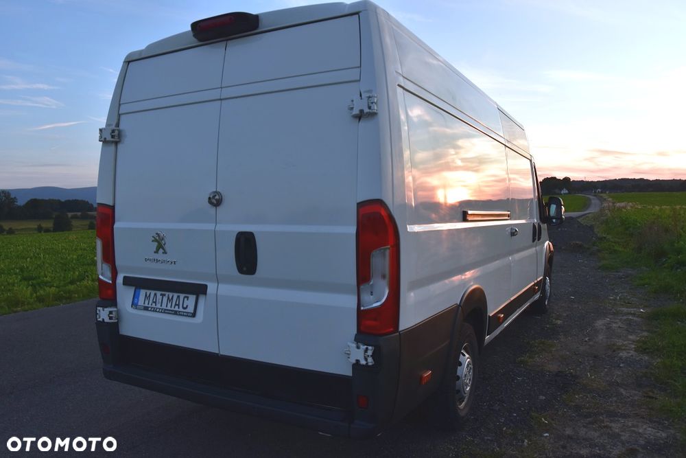 Używany Peugeot BOXER 140 2.2 BLUEHDI L4H2 2020 - 59 500 PLN, 104 015 ...